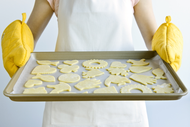 How To Clean Your Baking Sheets (And When It's Time For A New One ...